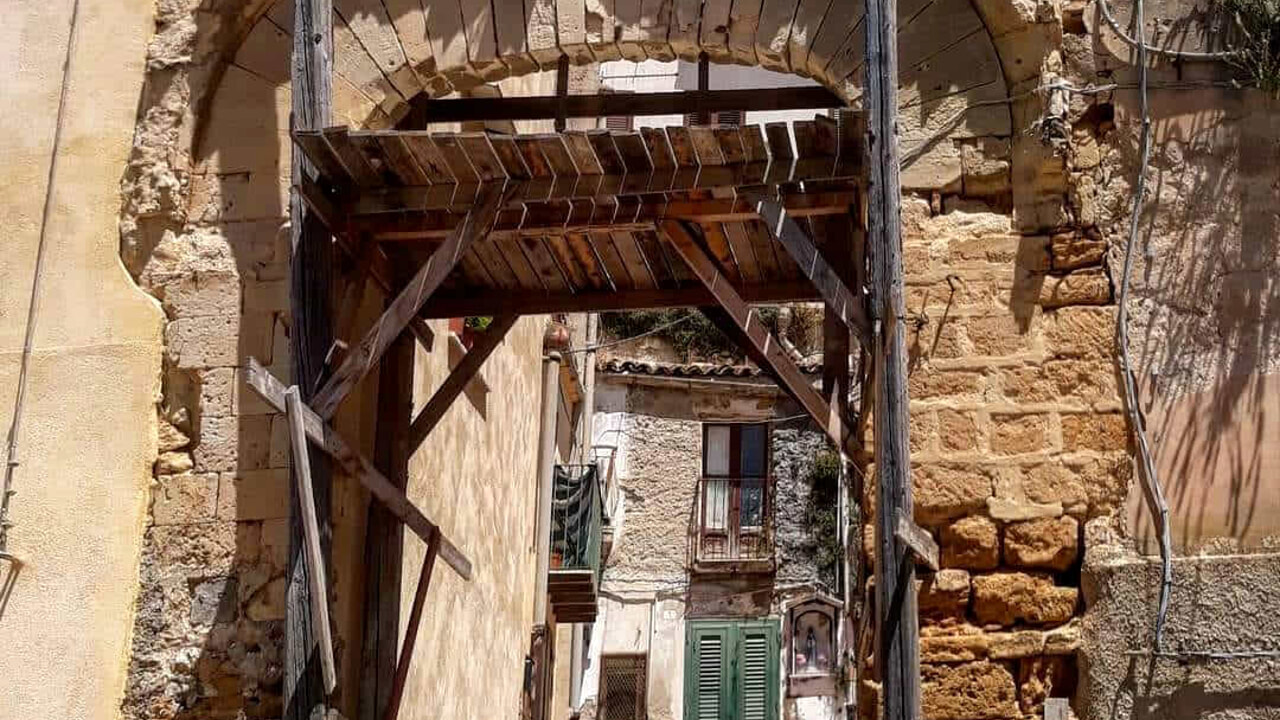 Agrigento, al via i lavori per il recupero dell'Arco di Calafato ...