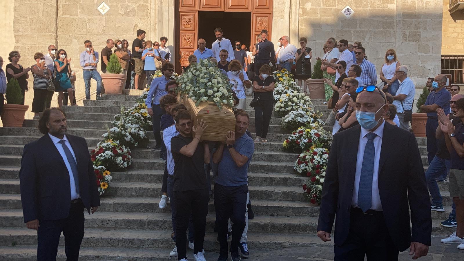 Aragona, dolore e rabbia ai funerali di Angelo Graceffa (ft, vd ...