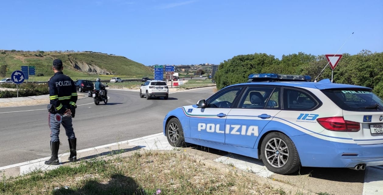 Agrigento, in pensione e senza patente trovato alla guida di un bus con ...