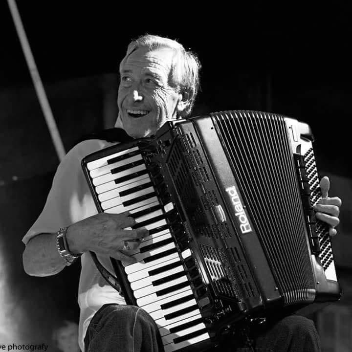 Addio al maestro Gigi Finestrella: rimangono le strofe di Nicuzza ...