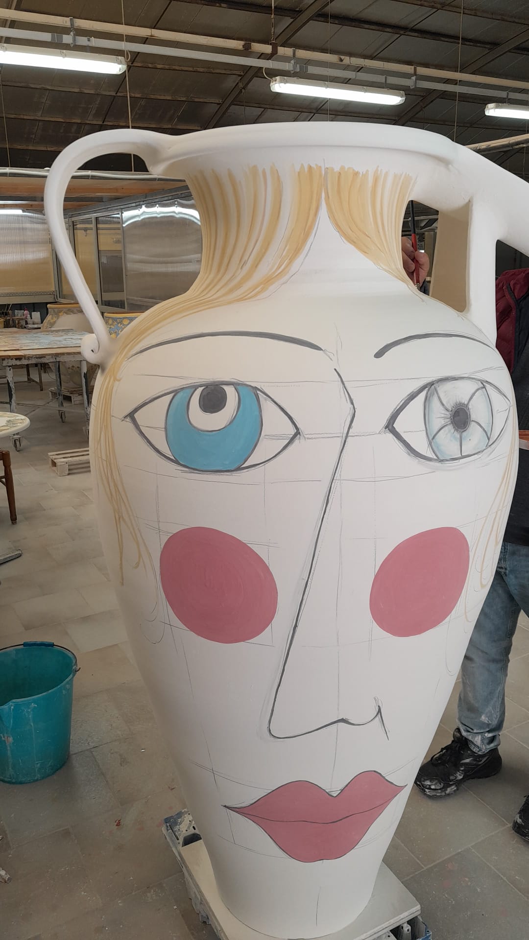 Realmonte, le opere d'arte della ceramista Chokri abbelliranno la ...