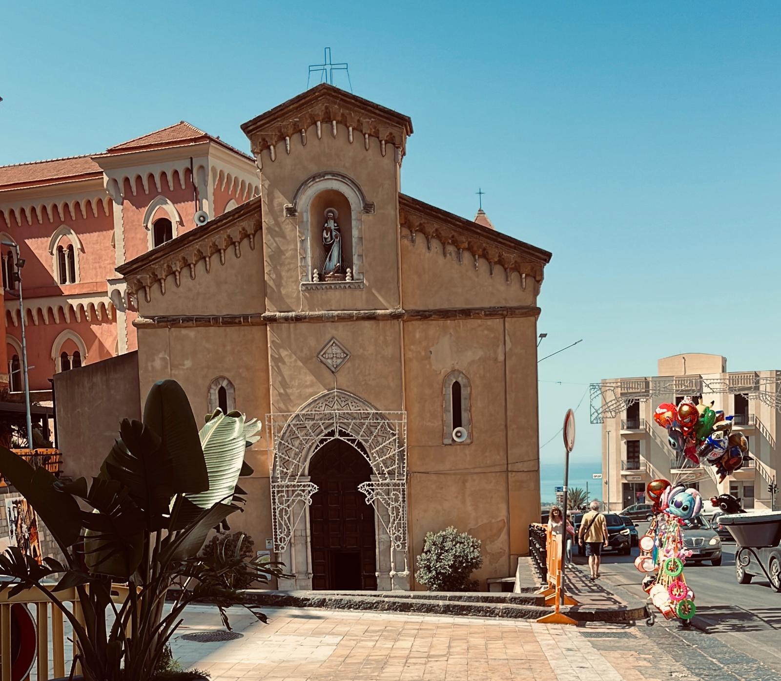 Tutto pronto per la festa di San Calogero, sì ai fedeli sulla statua ma ...