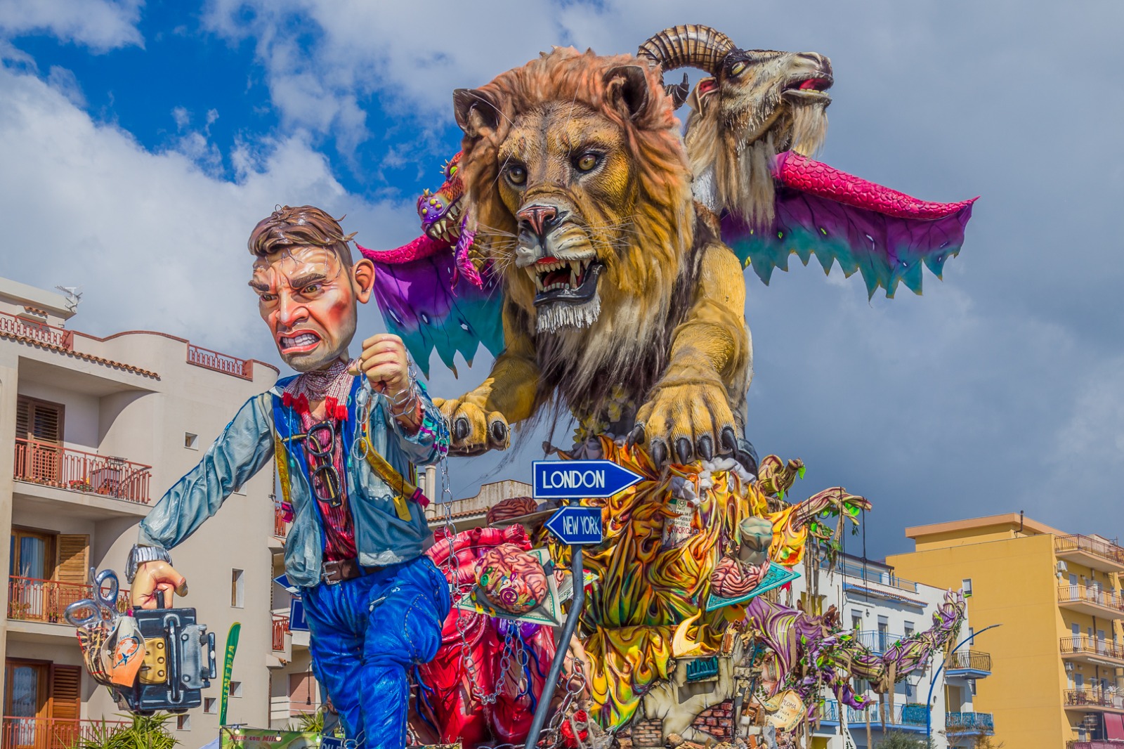 Record di presenze al Carnevale di Sciacca, gli organizzatori a lavoro ...