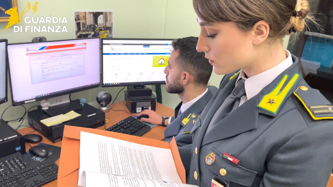 Prestano soldi “a strozzo” a famiglia, 4 misure cautelari per usura ...