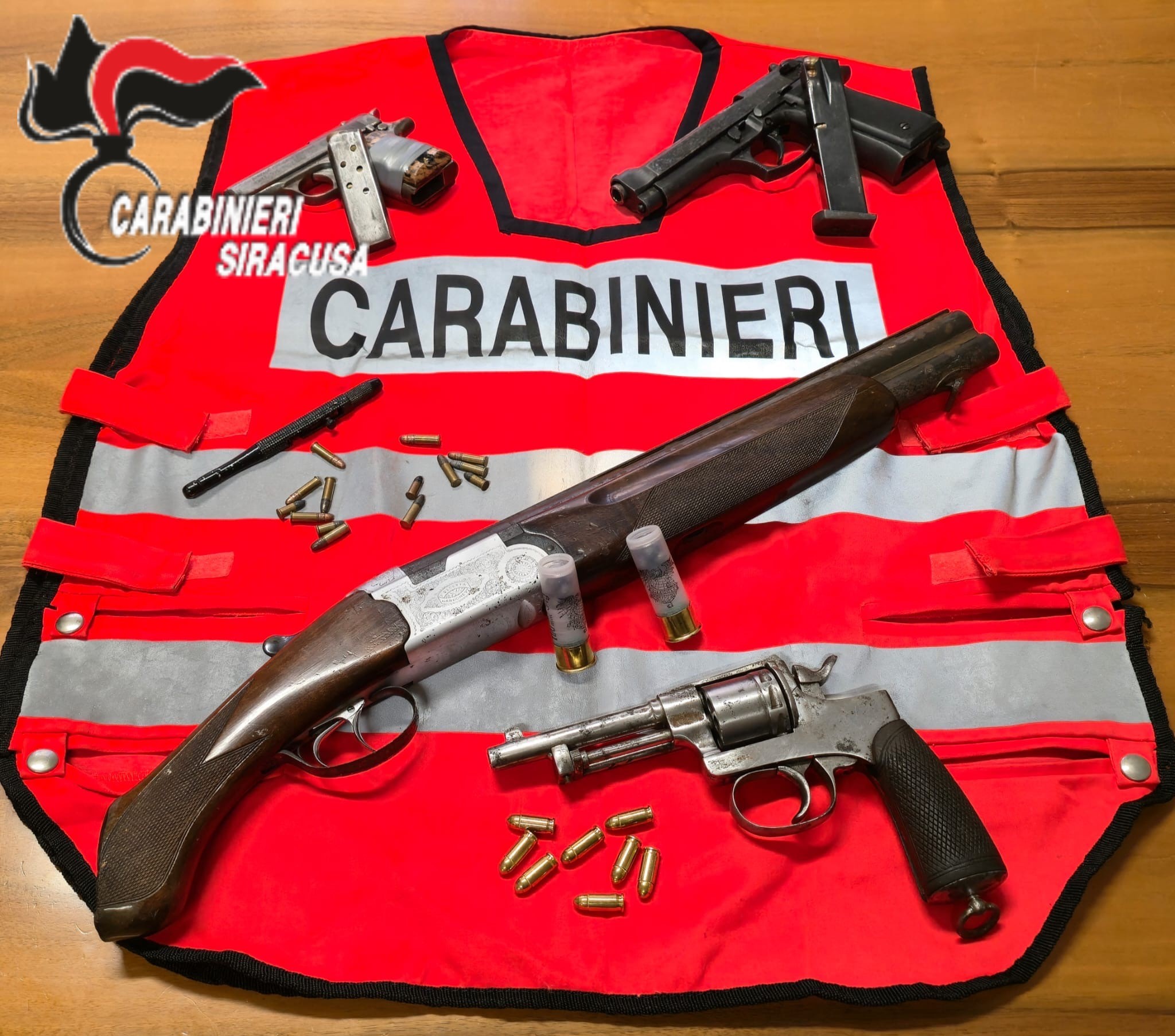 Sette persone arrestate per porto abusivo di armi clandestine, 5 armi ...