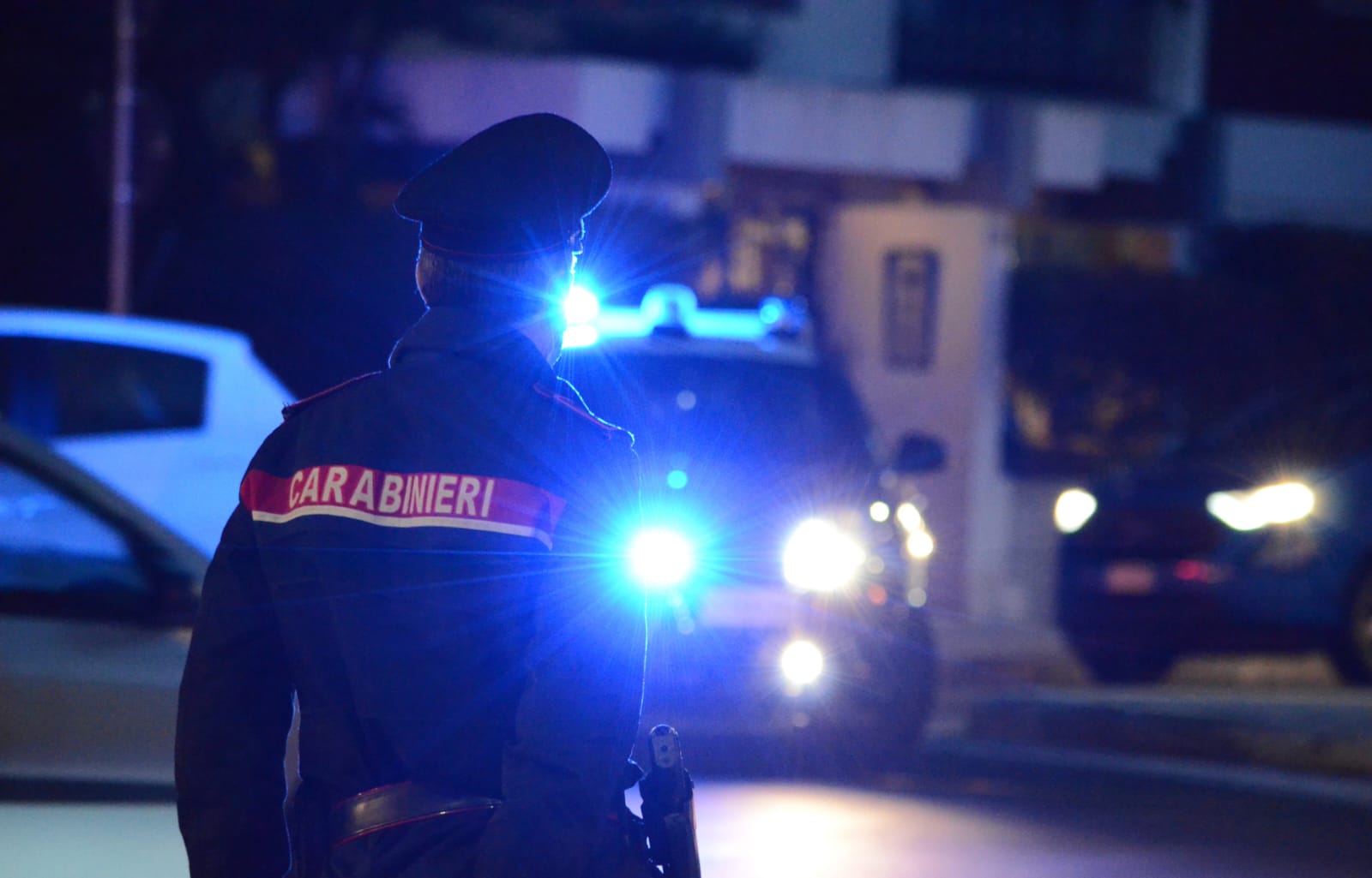 Tre panetti di hashish nel giubbotto, arrestato un venticinquenne a ...