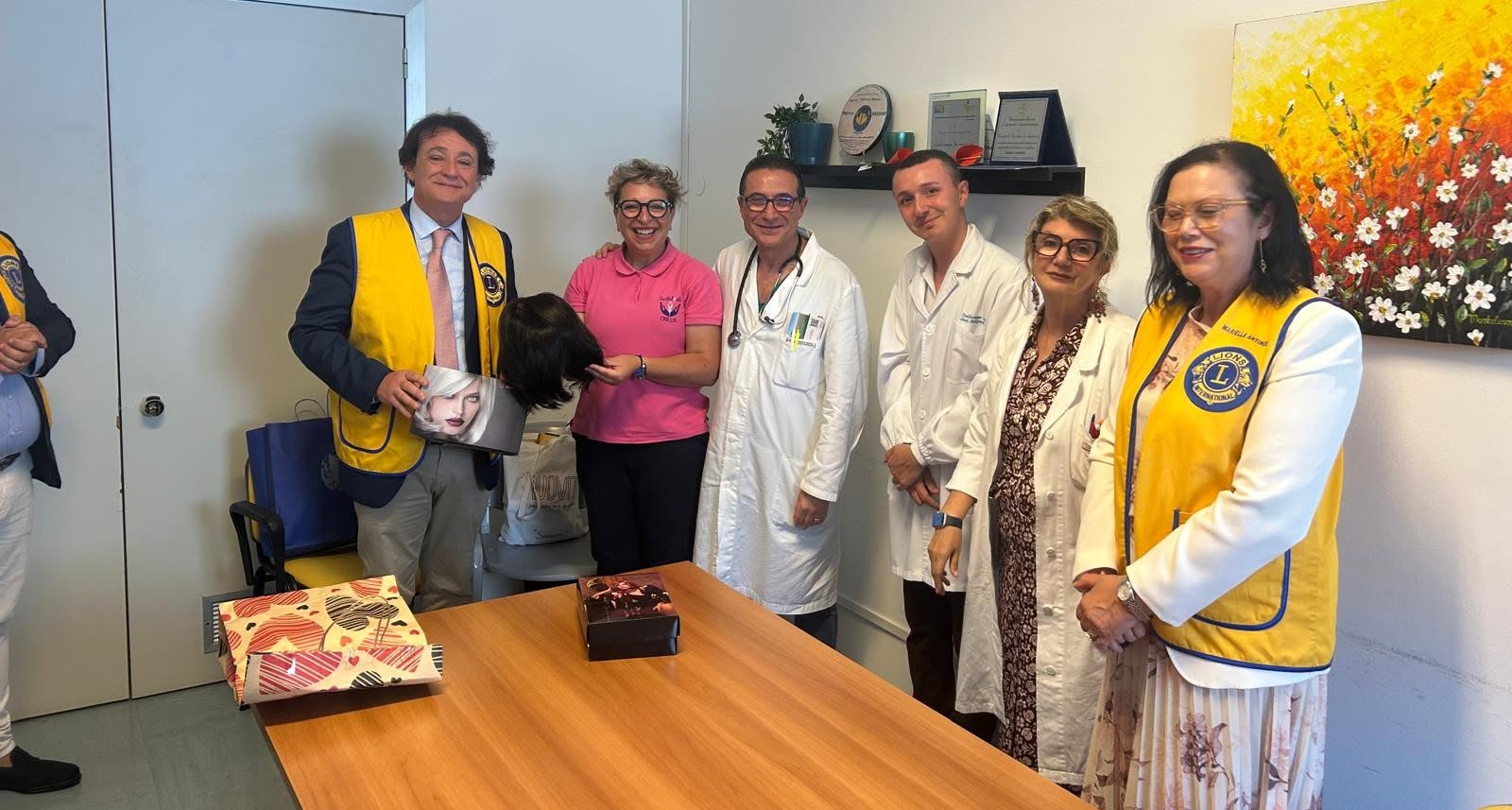 Il Lion Club Agrigento Chiaramonte dona nuove parrucche al reparto di ...